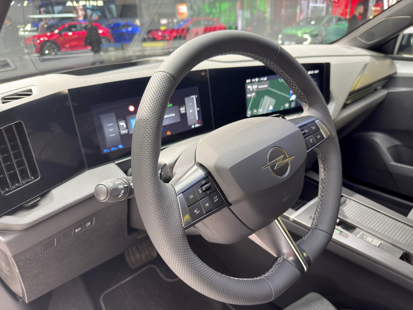 2026 Opel Astra L Facelift Modern Steering Wheel and Dashboard