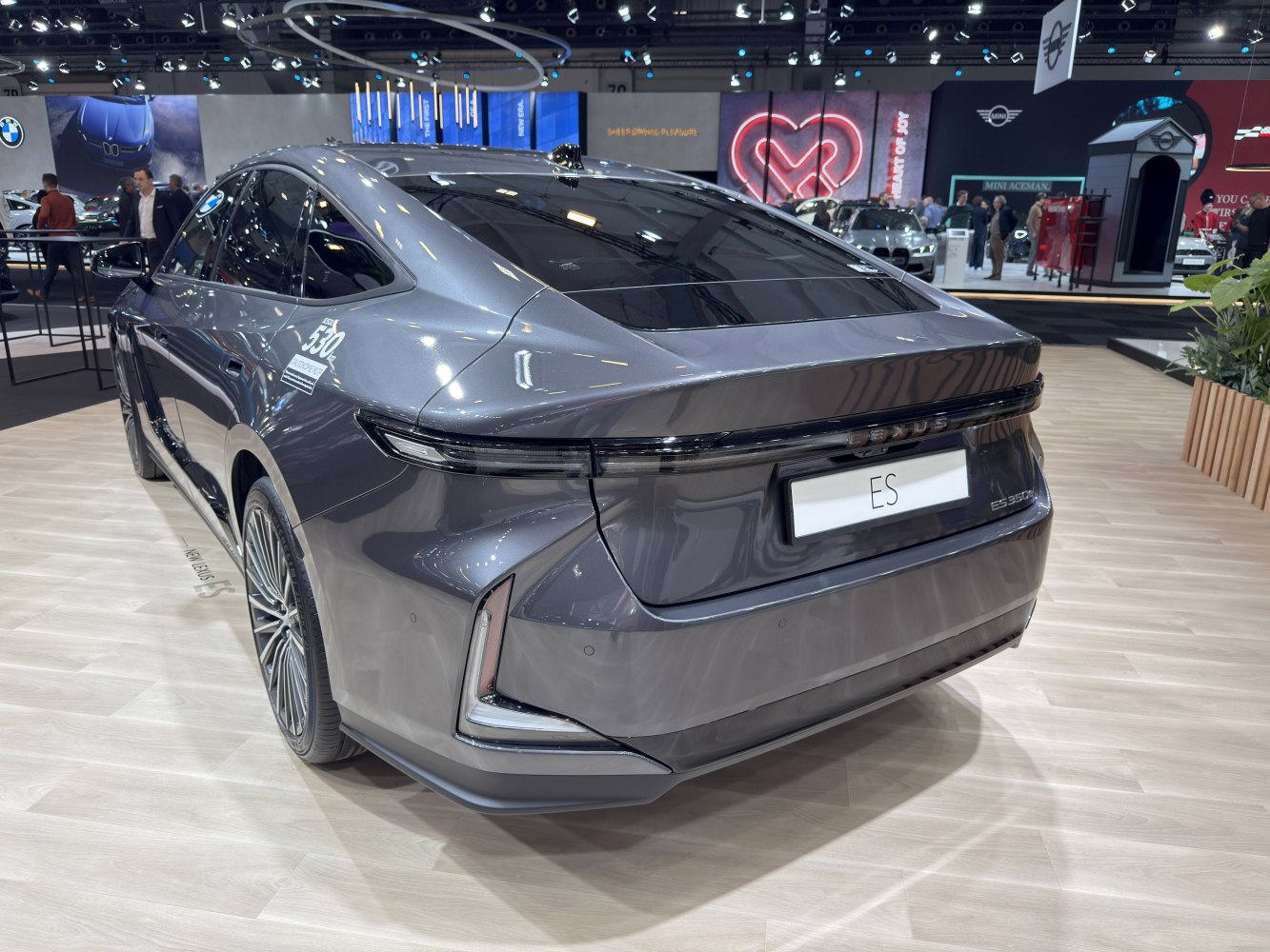 Lexus ES VIII 2026 Rear View with Sleek Tail Lights