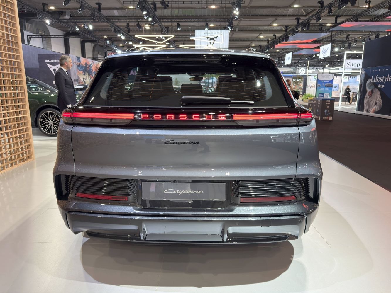 2026 Porsche Cayenne IV Electric Rear View with Light Bar