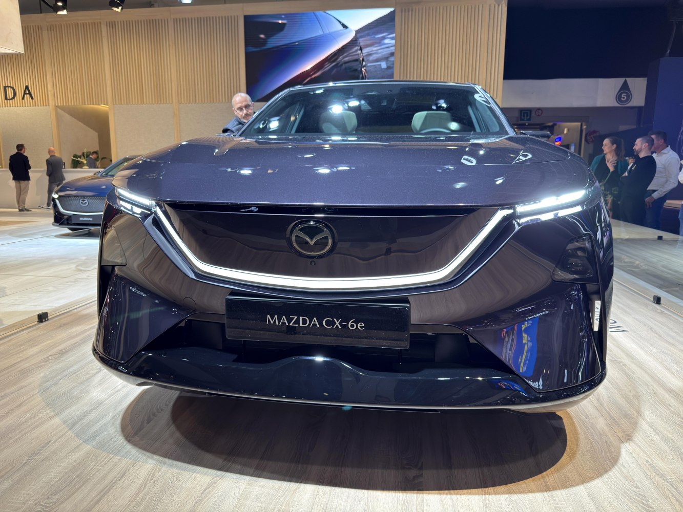 2026 Mazda CX-6e vs 2024 Toyota Land Cruiser Prado Dimension Comparison