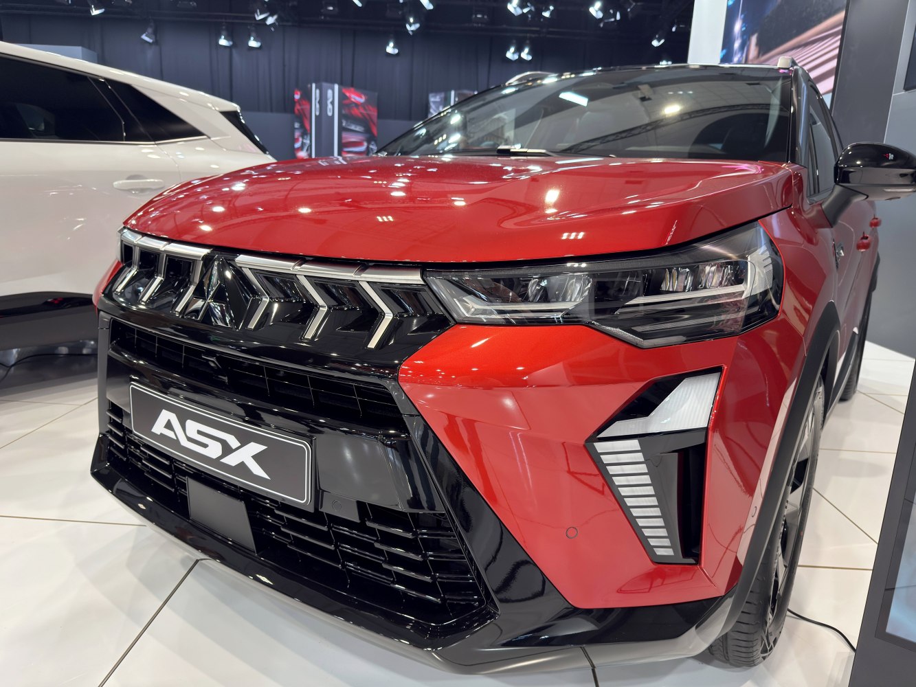 Front Grille and Headlight Design of 2024 Mitsubishi ASX II Facelift